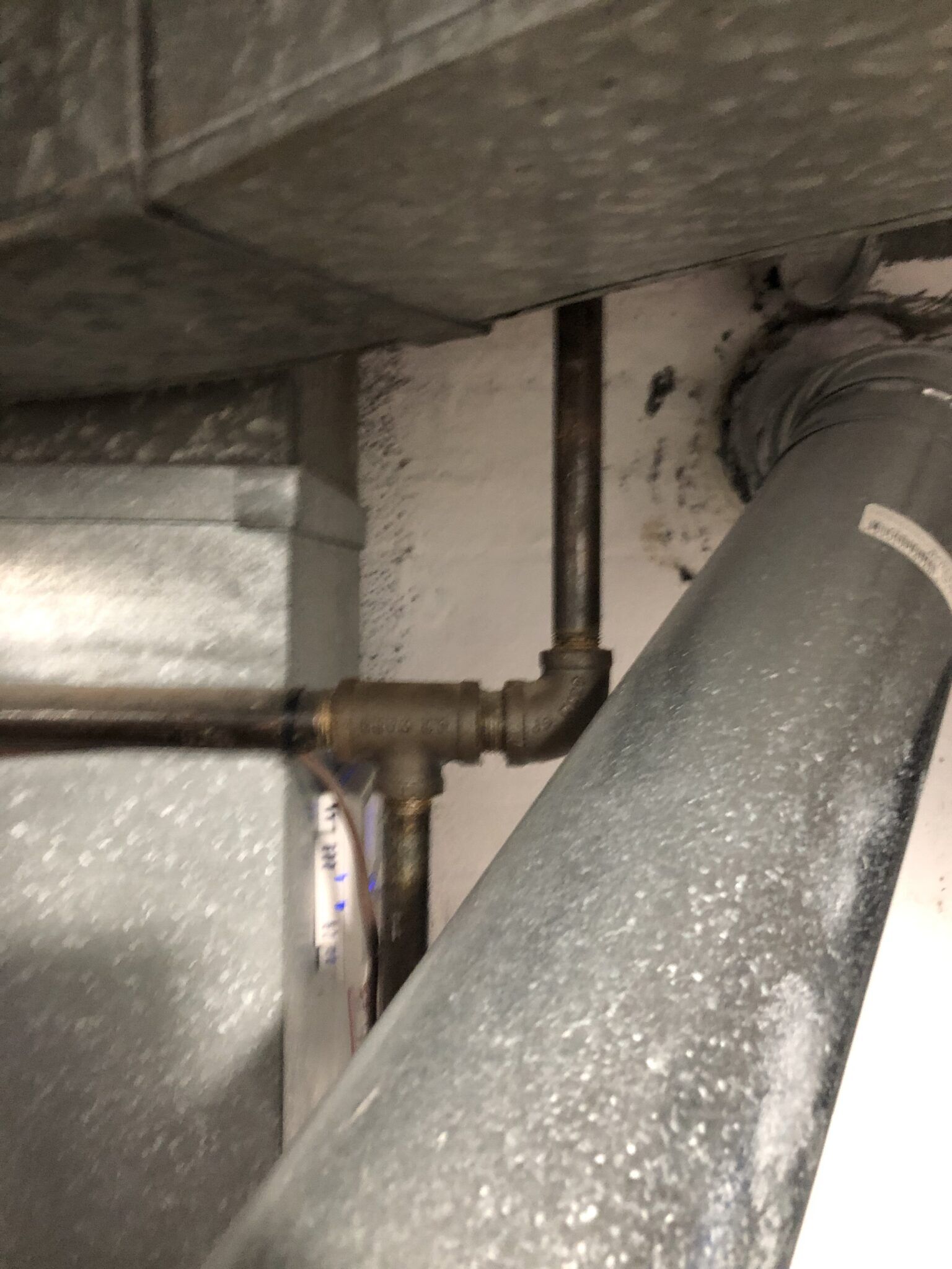 How to Fit a Vertical Plumbing Pipe - Icon Home Inspectors