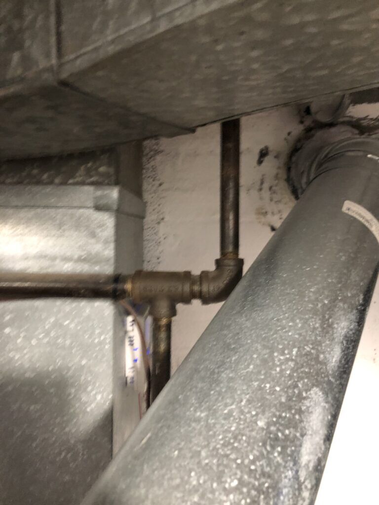 How to Fit a Vertical Plumbing Pipe - Icon Home Inspectors